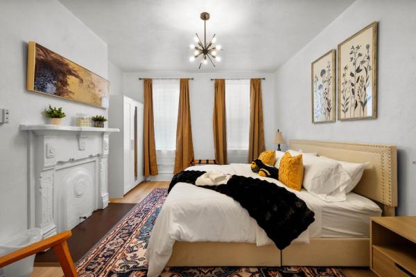 Double Living, Yard, Bbq, Massage & South Side Fun - Pittsburgh