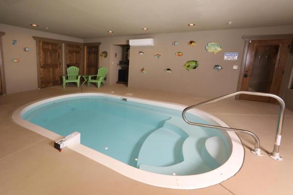 Aqua Paradise - Gatlinburg, TN