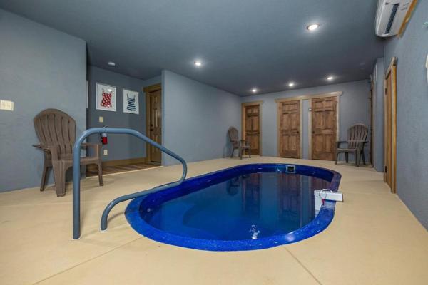 Luna Bear Lodge - Gatlinburg, TN