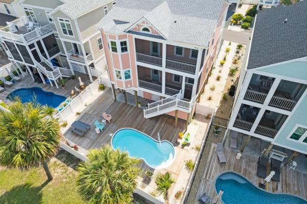 The Carlton Brunswick Vacation Rentals Private Pool And Beach Access - Holden Beach, NC