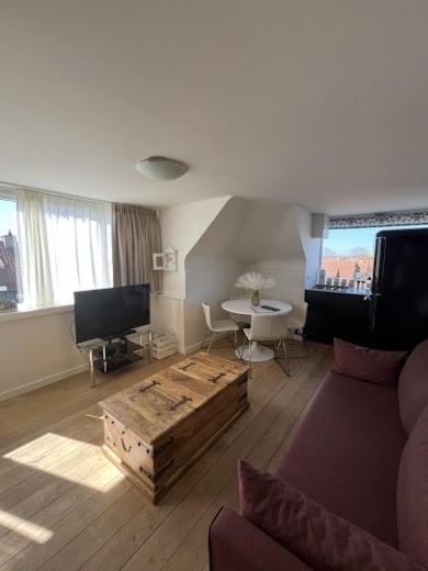 Maison Anna Clara - Stijlvol Gerenoveerd Appartement Met Parkzicht In Nieuwpoort - Nieuwpoort