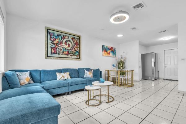 Relaxing Miamiretreat With Canal View And A Central Location - Miami