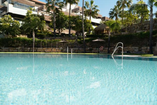 Luxury 2br Apartment Near Marbella & Puerto Banus Pool, Padel, Parking - Benahavís
