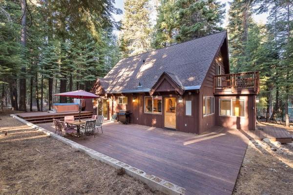 The Lazy Bear Lodge - Tahoma, CA