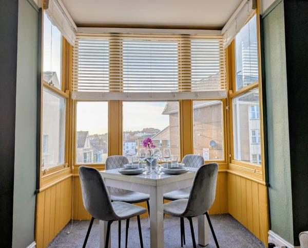 Coastal Retreat Less Than A Minute To The Beach - Weymouth