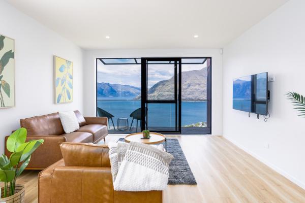 Stunning Lakeview Retreat I By Peakhost - Queenstown
