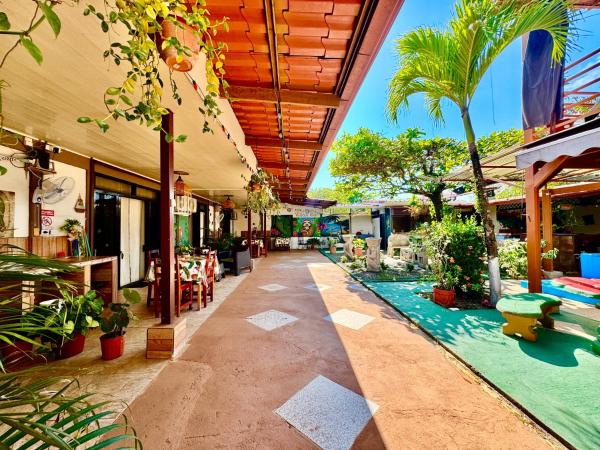 Villas Ela En Bahía Ballena Uvita Hermosas Habitaciones Privadas Grandes, Cerca De Playa Con Piscina,cocina,jacuzzi,aire Acondicionado,tv, Baño Privado,parqueo Gratis Y Terraza - Costa Rica