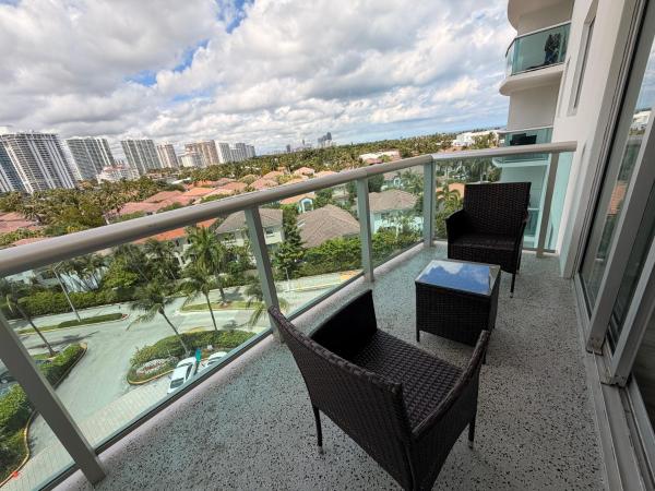 Miami Apartment Ocean Reserve - Sunny Isles Beach, FL