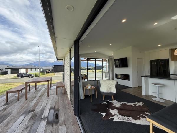 A Diamond In The Delta - Te Anau
