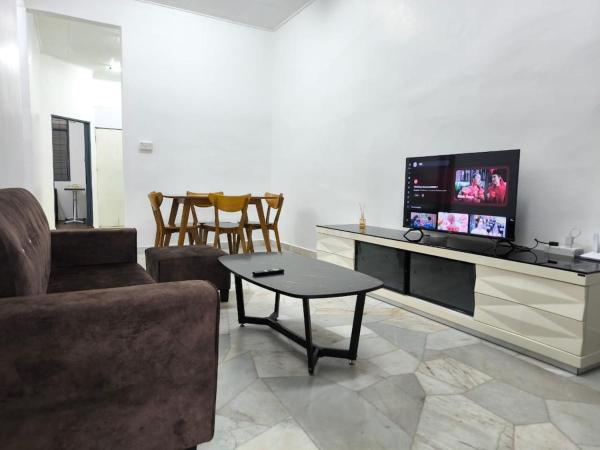 Banang Jaya Homestay With 3 Bedroom 2 Bathroom - Batu Pahat