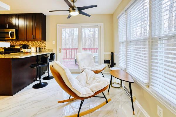 The Oasis -3br -Sleeps 6 -Wooded -Deck -Parking -Pet Friendly -13 Ml To Washington Dc - Columbia, MD