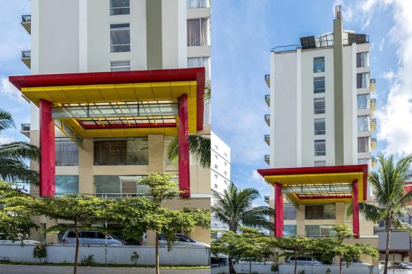 Townhouse Oak Near Losari Beach Formerly Lynt Hotel Makassar - Makassar