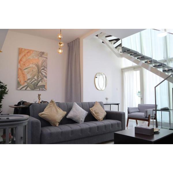 Masdar City Oasis 2br Duplex Modern Chic Retreat - Abu Dhabi