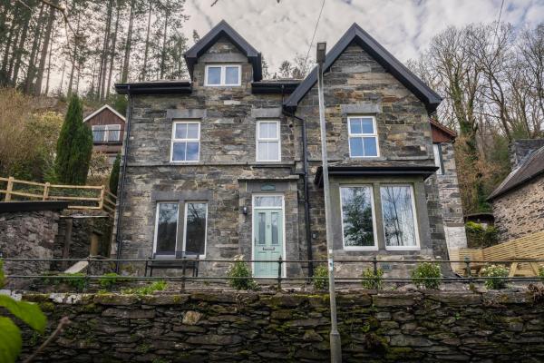 Green Bank - Betws-y-Coed