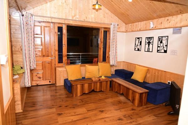 Romantic Loft With Mountain View In Manali - Himachal Pradesh
