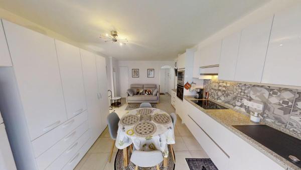 Maeva 2d 051 - Roses