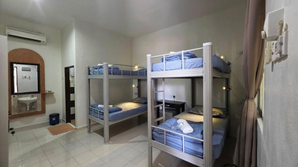 Casa Yusika Male Dormitory - Pantai Cenang