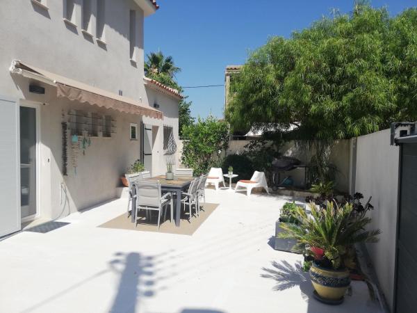 Les Palmiers, T2 Confortable En Rez De Jardin, Bord De Mer, Terrasse - Hyères