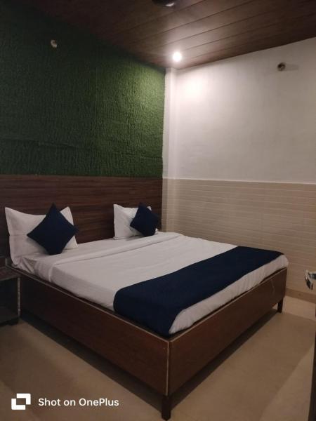 Hotel Grand Vista - Lucknow