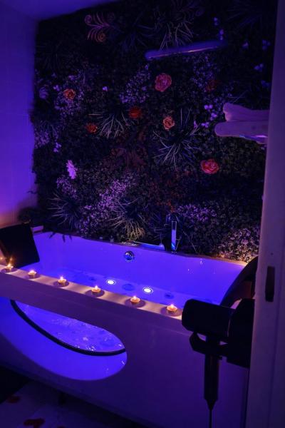 Evasion Romantique, Jacuzzi Massage Luminothérapie - Carquefou