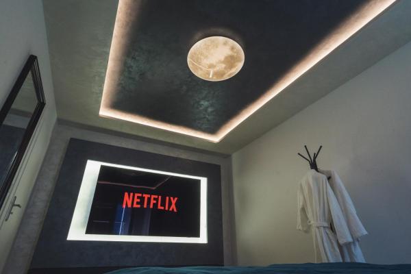La Suite Interstellar - Cinéma Room & Balnéo - Annemasse