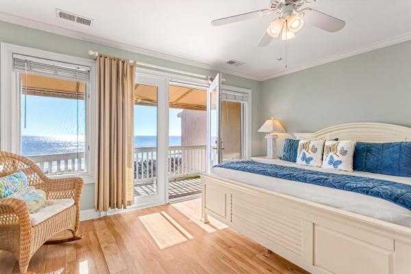 Victoria's Beachfront Retreat - Tybee Island, GA