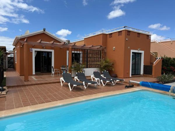 Casa Piedra, Luxury Family Front Line Golf, Hot Tub,pool Table, 8 Pers, Caleta De Fuste - Caleta de Fuste