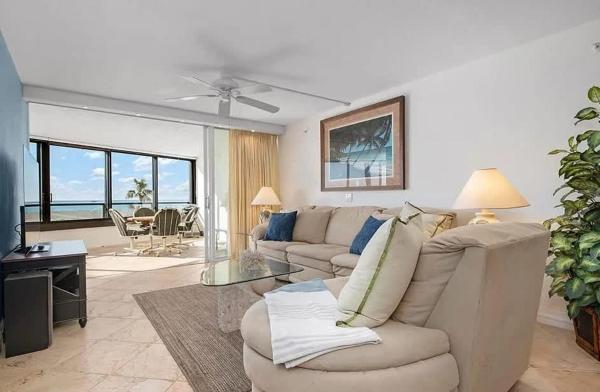 Oceanfront 2-bedroom Condo With Balcony And Gulf Views - Venice Beach, FL
