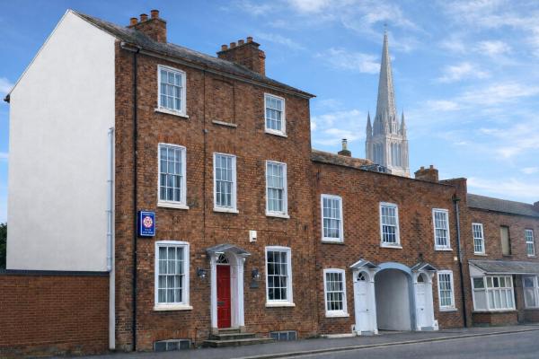 The Red House Guest House - Newark-on-Trent