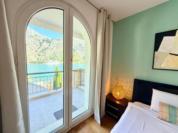 Stunning View To Kotor Bay And Old Town - C2 Vista - 코토르