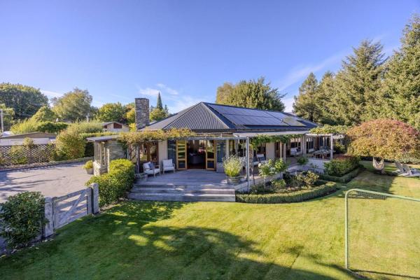 Wanaka Lakeside Serenity At Eely Point With Pool - Wanaka