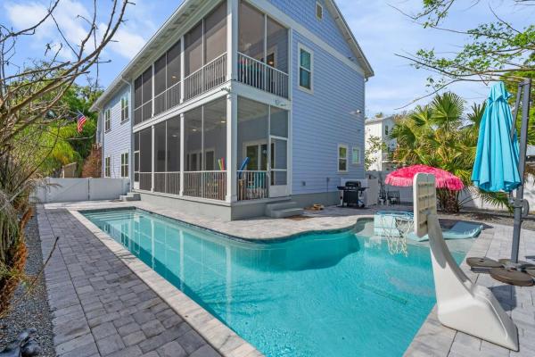 The Salty Palm L Pool L Walk To Dntn - Vilano Beach, FL