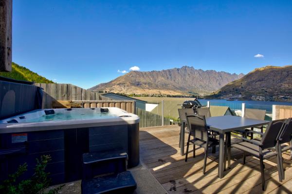 Lake Views And Spa - 10 Min To Cbd 3bed Sofa Bed - Queenstown, New Zealand