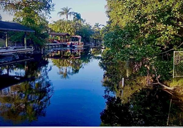 Waterfront Room With Private Bathroom Near Lake Osborne - Lake Worth, FL