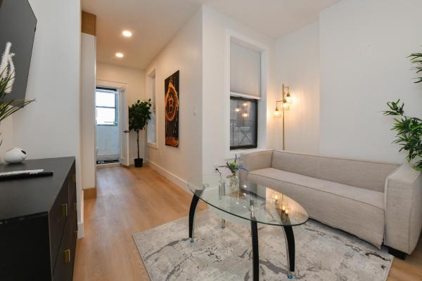 Chic 2br Stay-steps From Central Park - New York City