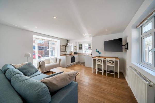 Modern 2 Bed Apartment - Central Oxford - Pass The Keys - Oxford