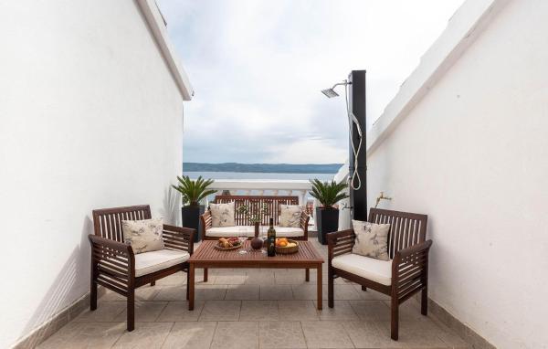 Beautiful Home In Marusici With Private Swimming Pool, Can Be Inside Or Outside - Mimice