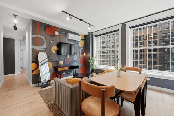 The Plymouth Chicago 4bd - Chicago, IL