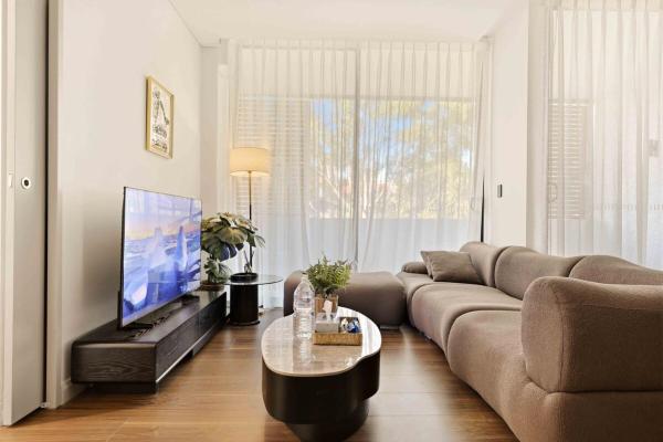 Chic 2br Retreat In Vibrant Gladesville - Ryde