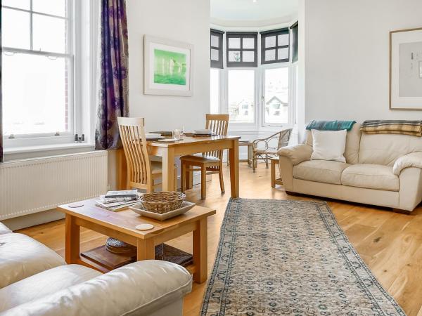 Flat 4 Sea Court - Swanage