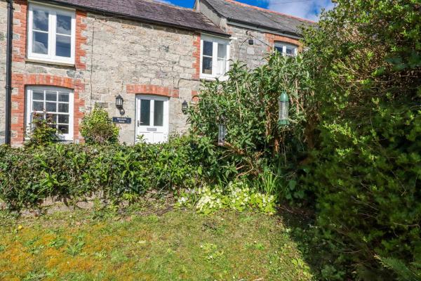 Honeysuckle Cottage - St Austell