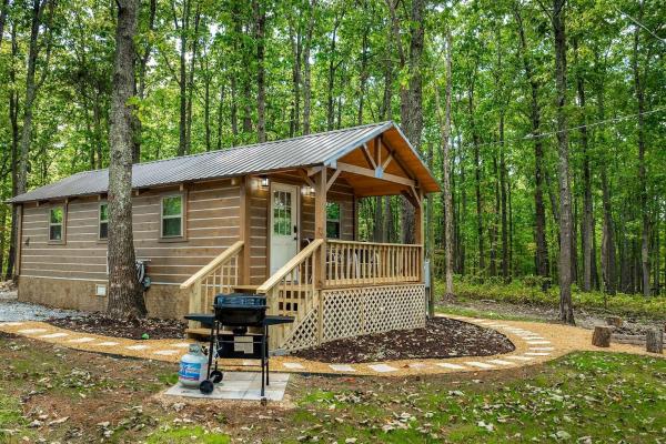 Charming Forest Cabin With Hot Tub & Covered Porch In Mentone, Alabama - Mentone, AL