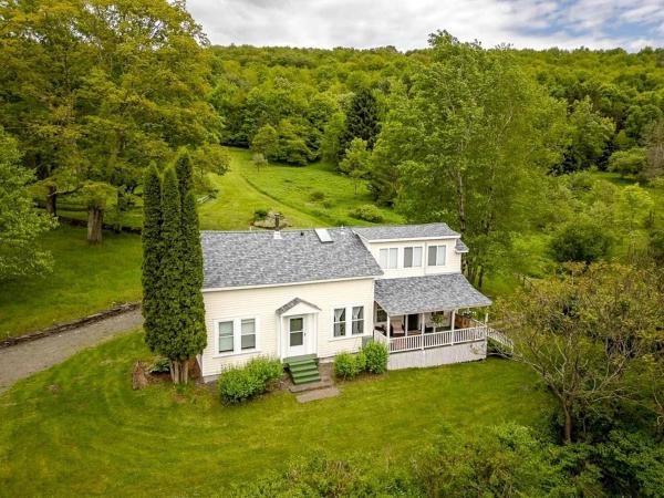 Elegant Farmhouse Getaway With Meadow Views & Outdoor Space In Treadwell, New York - Oneonta, NY