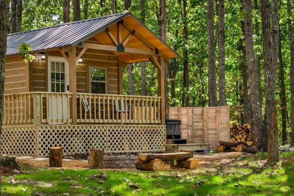 Escape To A Charming Cabin With Hot Tub & Covered Porch In Mentone, Alabama - Mentone, AL