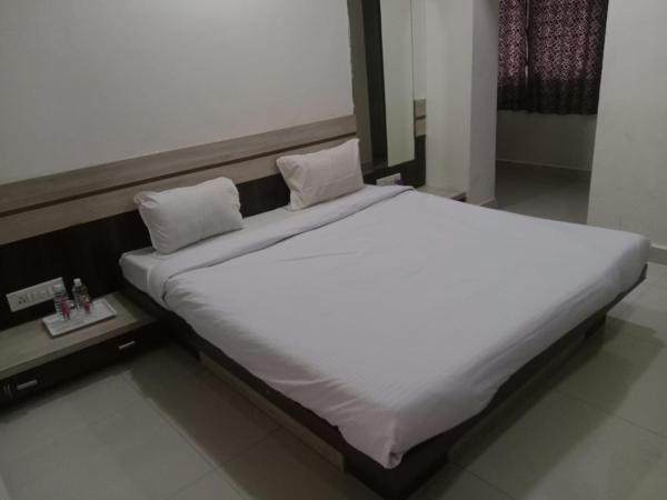 Hotel Paras - 구자르트