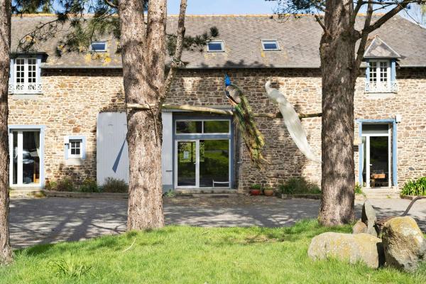 Le Fenil Gîte Avec Piscine Partagée - Bédée