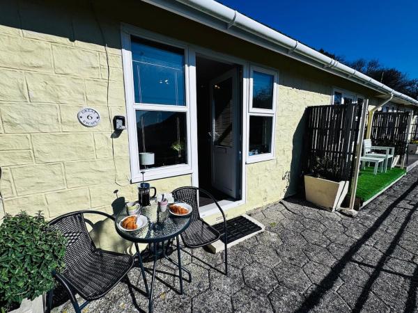 'The Great Escape' Stunning Sea And Garden Views - Isle of Wight