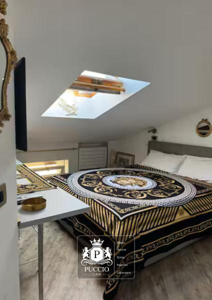 Juliet's Boat In City Center - 2 - Verona