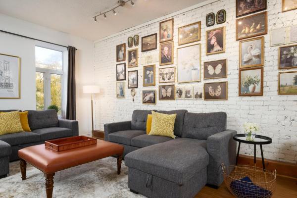 Dreamy Bright 3br Plateau Loft With Ac - Montreal