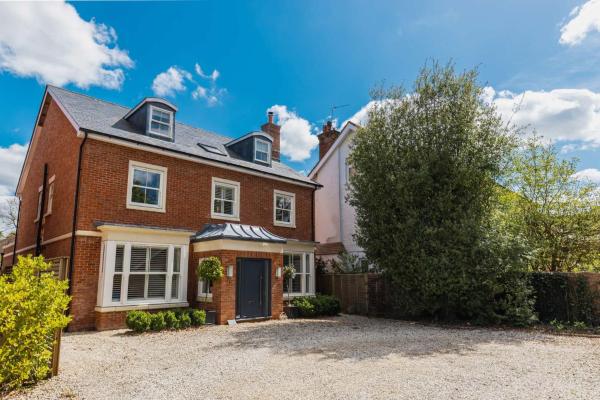 Large 6br House Near Goodwood Garden & Parking - Chichester